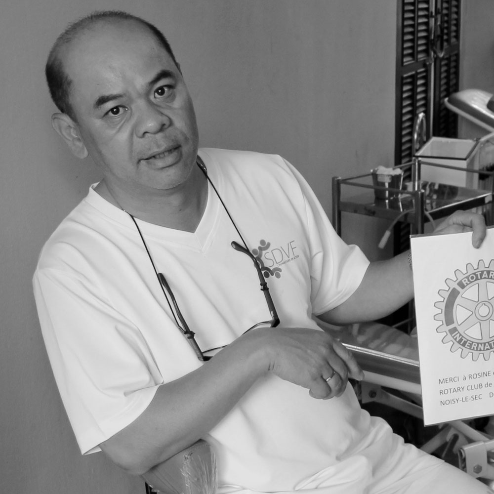 Hommage à Long - Le Bureau de SDVF, Ivan, président de SDVF